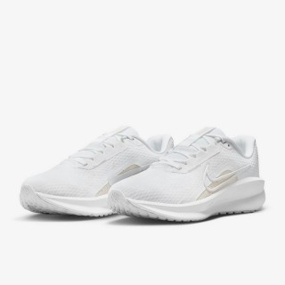 【NIKE 耐吉】運動鞋 跑鞋 慢跑鞋 路跑 女鞋 W NIKE DOWNSHIFTER 13 全白 透氣 緩震(FD6476101 ...