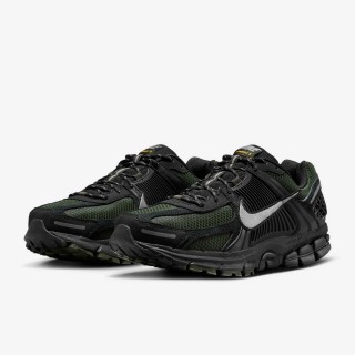 【NIKE 耐吉】運動鞋 慢跑鞋 休閒鞋 男鞋 女鞋 NIKE ZOOM VOMERO 5 黑 苔蘚綠 緩震 反光(HV2527001 ...
