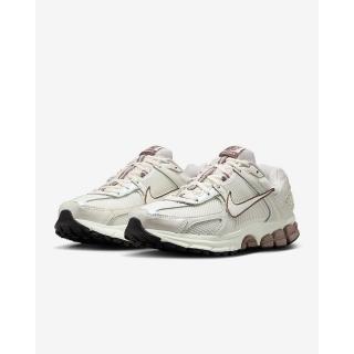 【NIKE 耐吉】運動鞋 休閒鞋 女鞋 W NIKE ZOOM VOMERO 5 米白 可可棕 緩震(IB8129133)-momo購物網 ...
